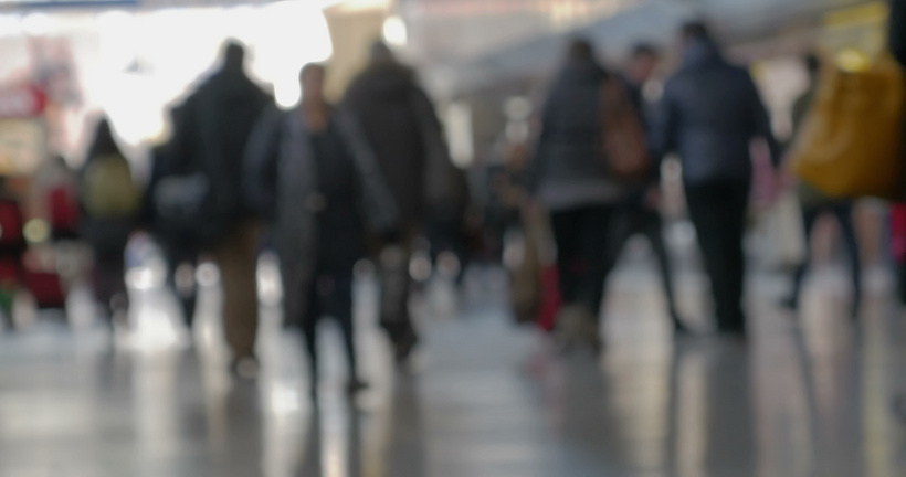 在车站行走的人群mov格式视频下载_正版视频编号3712591-摄图网