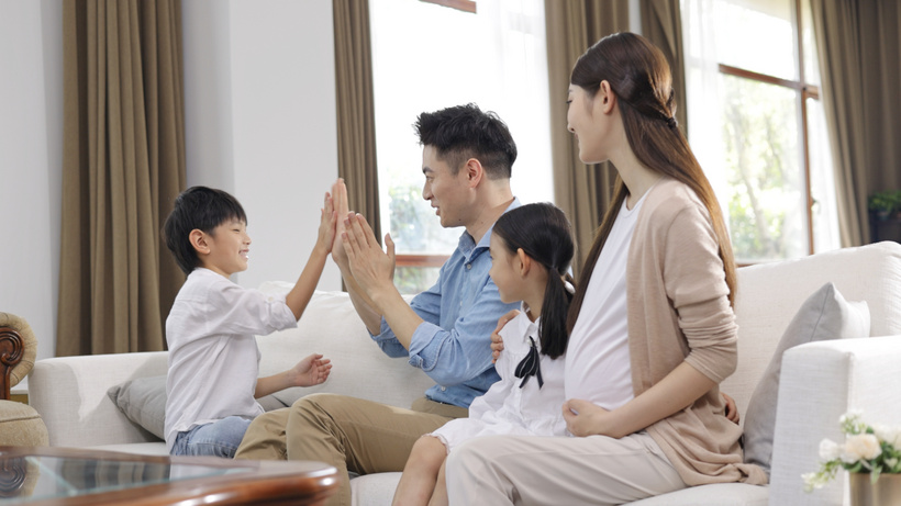 幸福的三胎家庭 mp4格式视频下载_正版视频编号791786-摄图网