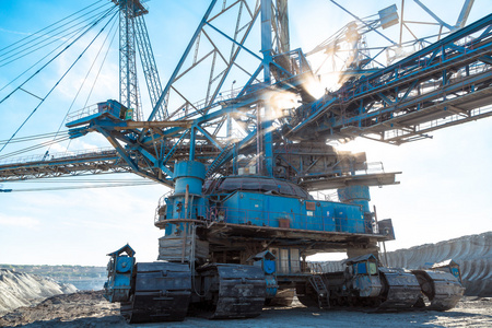 采矿输送机图片-采矿输送机素材-采矿输送机插画-摄图新视界