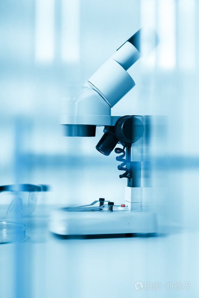 在实验室中的实验室显微镜 lens.modern 显微镜照片-正版商用图片0cxq50-摄图新视界