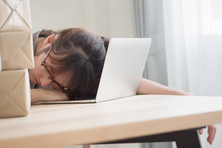 tired图片-tired素材-tired插画-摄图新视界