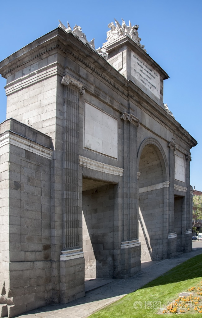 Arch Puerta de alcal or the Puerta de alcal Madrid, Spain照片-正版商用图片 ...