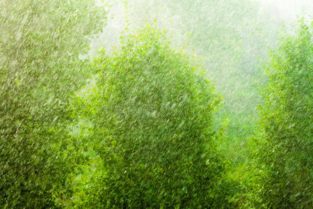 窗外下雨图片-窗外下雨素材-窗外下雨插画-摄图新视界